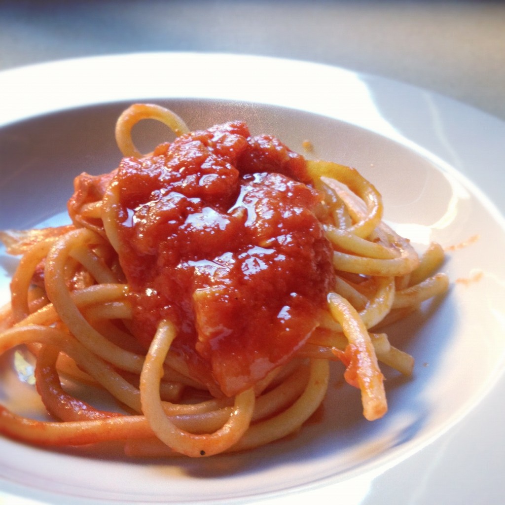 Bucatini all'amatriciana (recepta no purista) - La pasta per als catalans